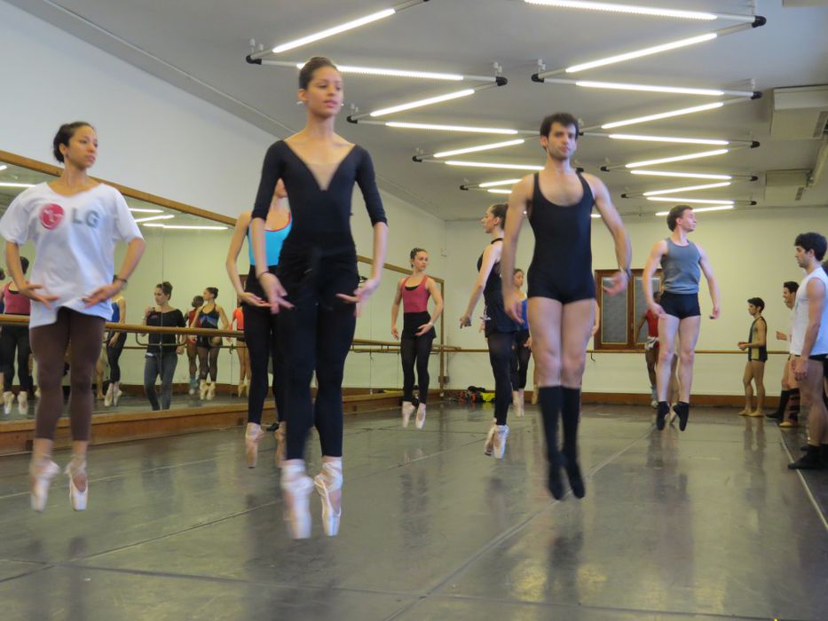 Alumnos de la división de ballet del Sodre competirán en Milán