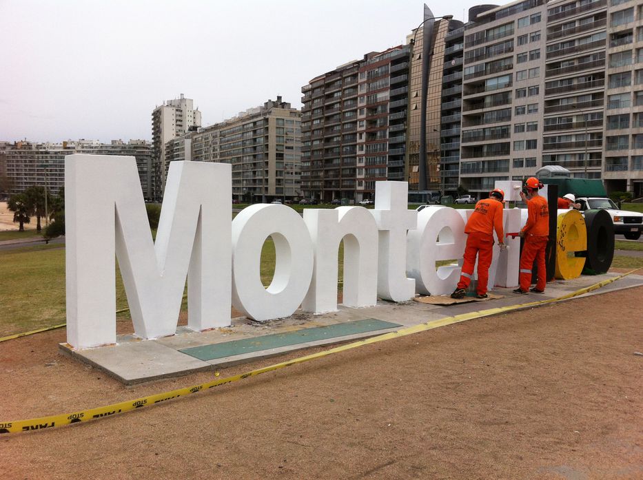 Repintaron las letras de Montevideo | Montevideo Portal