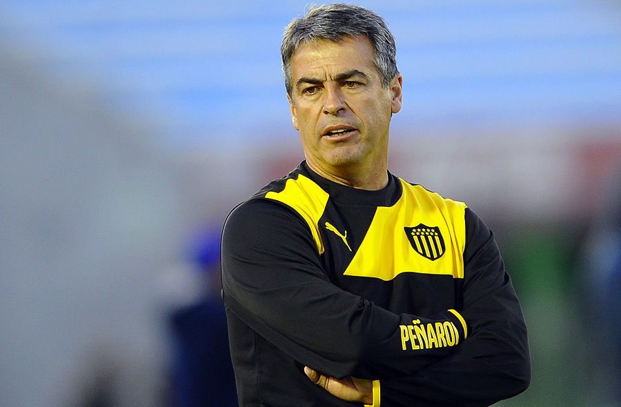 "Estoy triste por la situación", dijo Bengoechea tras ser cesado en Peñarol