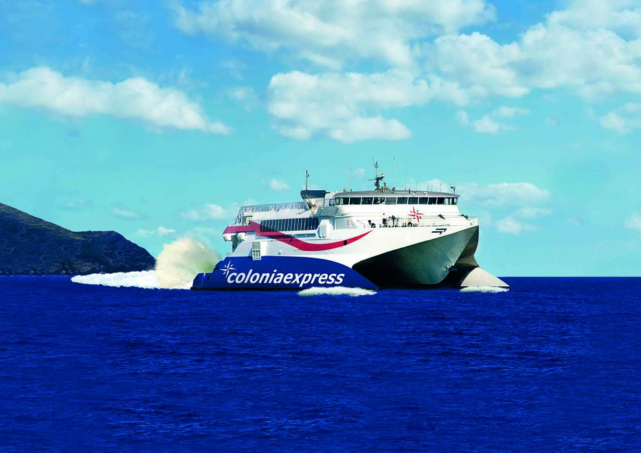 Colonia Express presentó su nuevo catamarán "Atlantic Express"