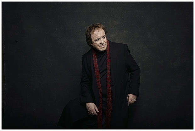 Conversamos con el cantante español Dyango