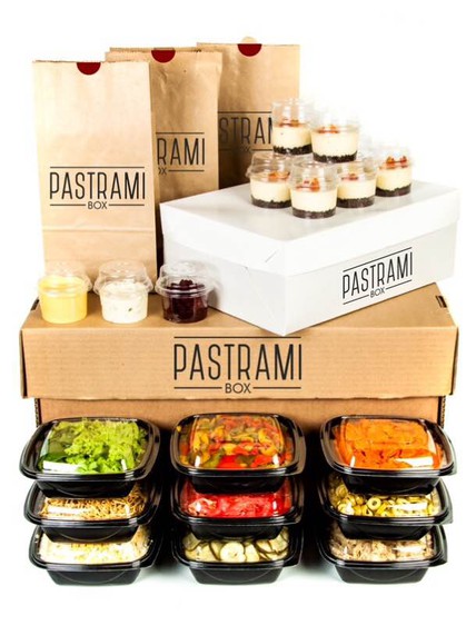Pastrami Box llega a tu puerta listo para servir a la mesa