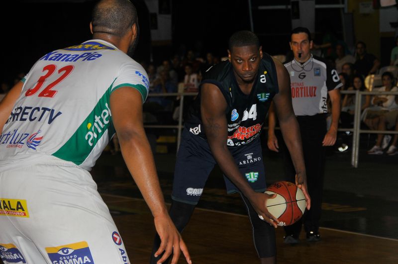 Básquetbol: Peñarol sumó a Brian Craig como décima ficha nacional para ...