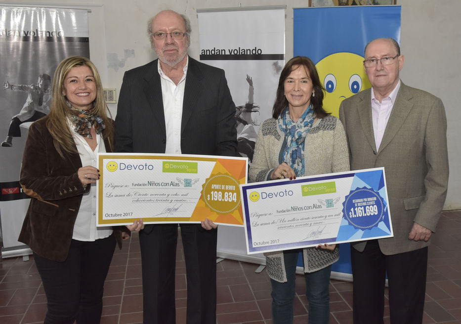 Devoto y Devoto Express entregó cheque a la Fundación Niños con Alas