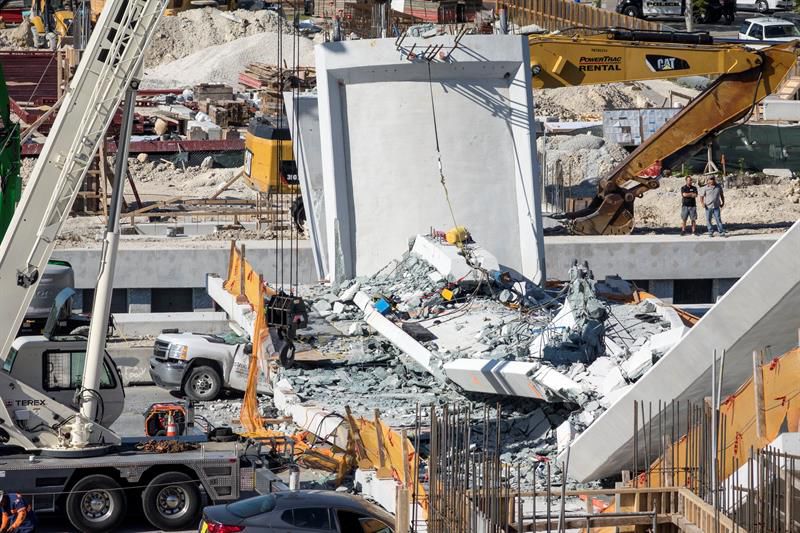 Autoridades confirman cuatro muertes en el puente derrumbado en Miami ...