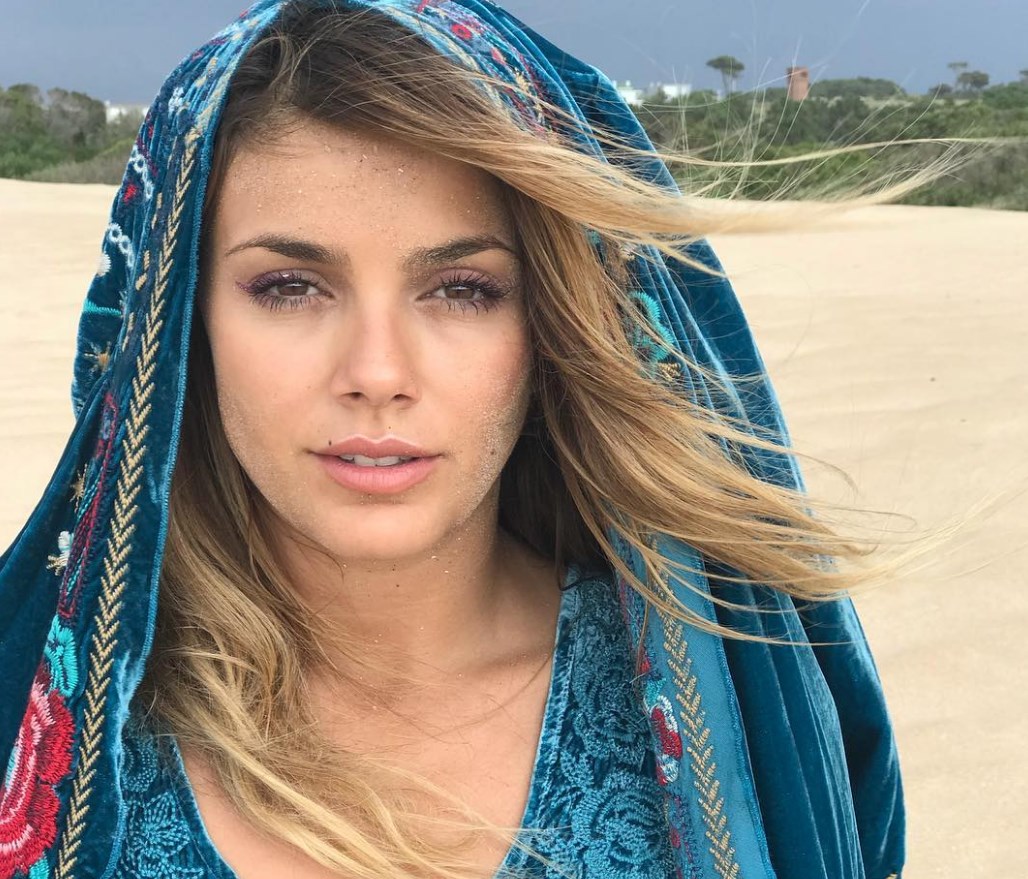 Natalie Pérez sorprende con un desnudo total y pide disculpas a su padre