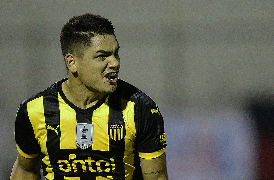 Intermedio: Con gol del Toro Fernández en la hora, Peñarol le ganó 2-1 ...