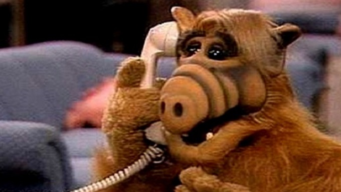 Se viene la remake de Alf