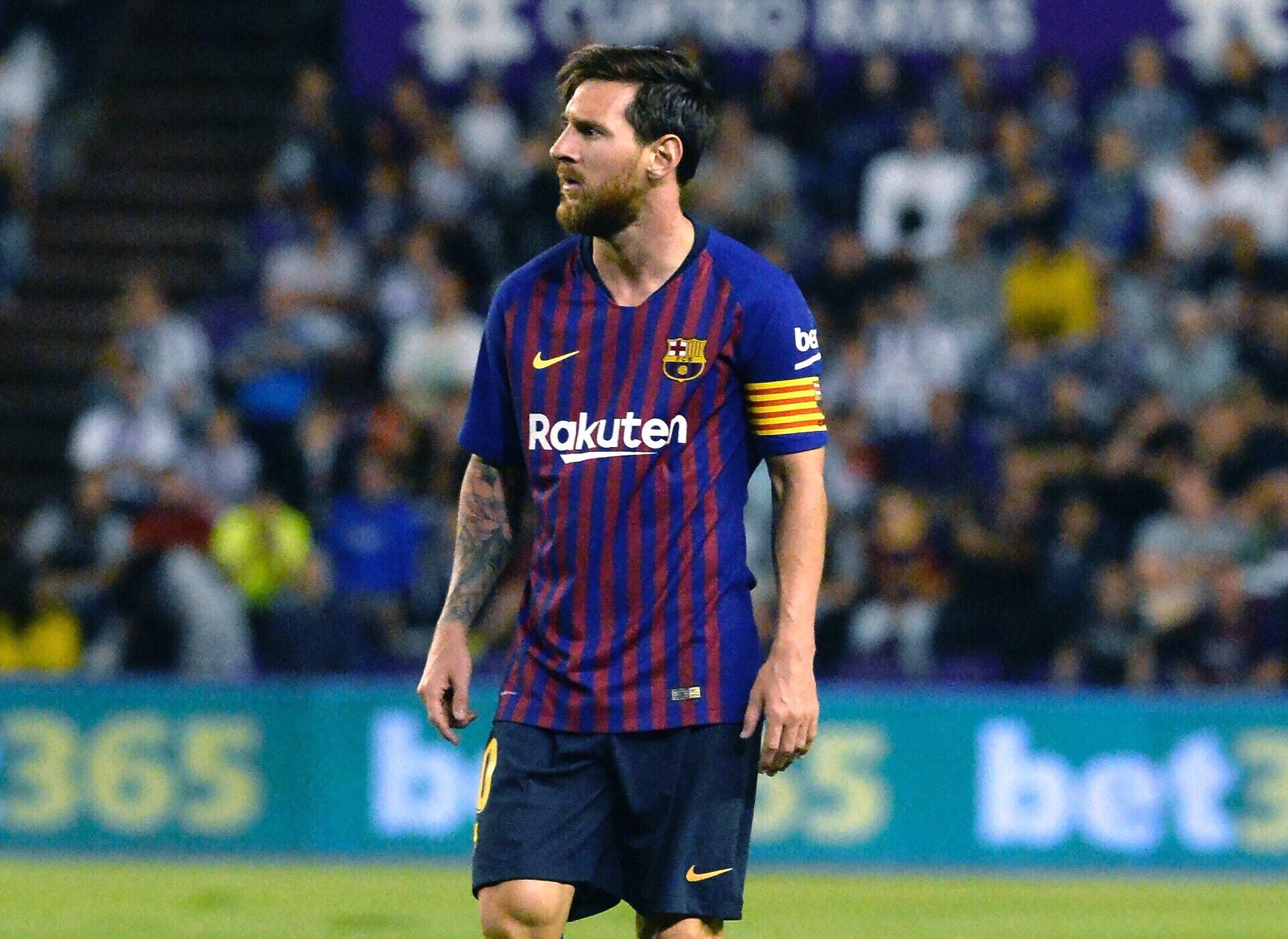 Una argentina se filmó diciéndole “pecho frío” a Messi en un aeropuerto ...