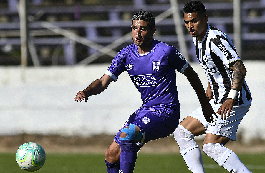 Clausura: Defensor Sporting le ganó 3-0 a Wanderers en el Franzini