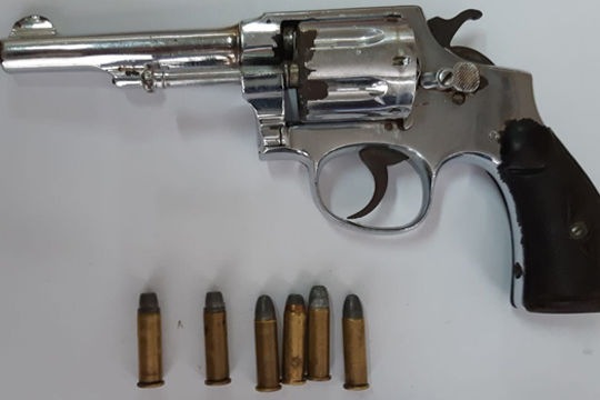 Incautaron un arma calibre 38 con municiones en el Comcar