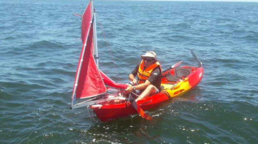 Armada Nacional socorrió a dos kayakistas en las costas de Maldonado