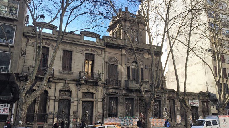 Piden a la intendencia que detenga la demolición de la Casa Salvo por ...