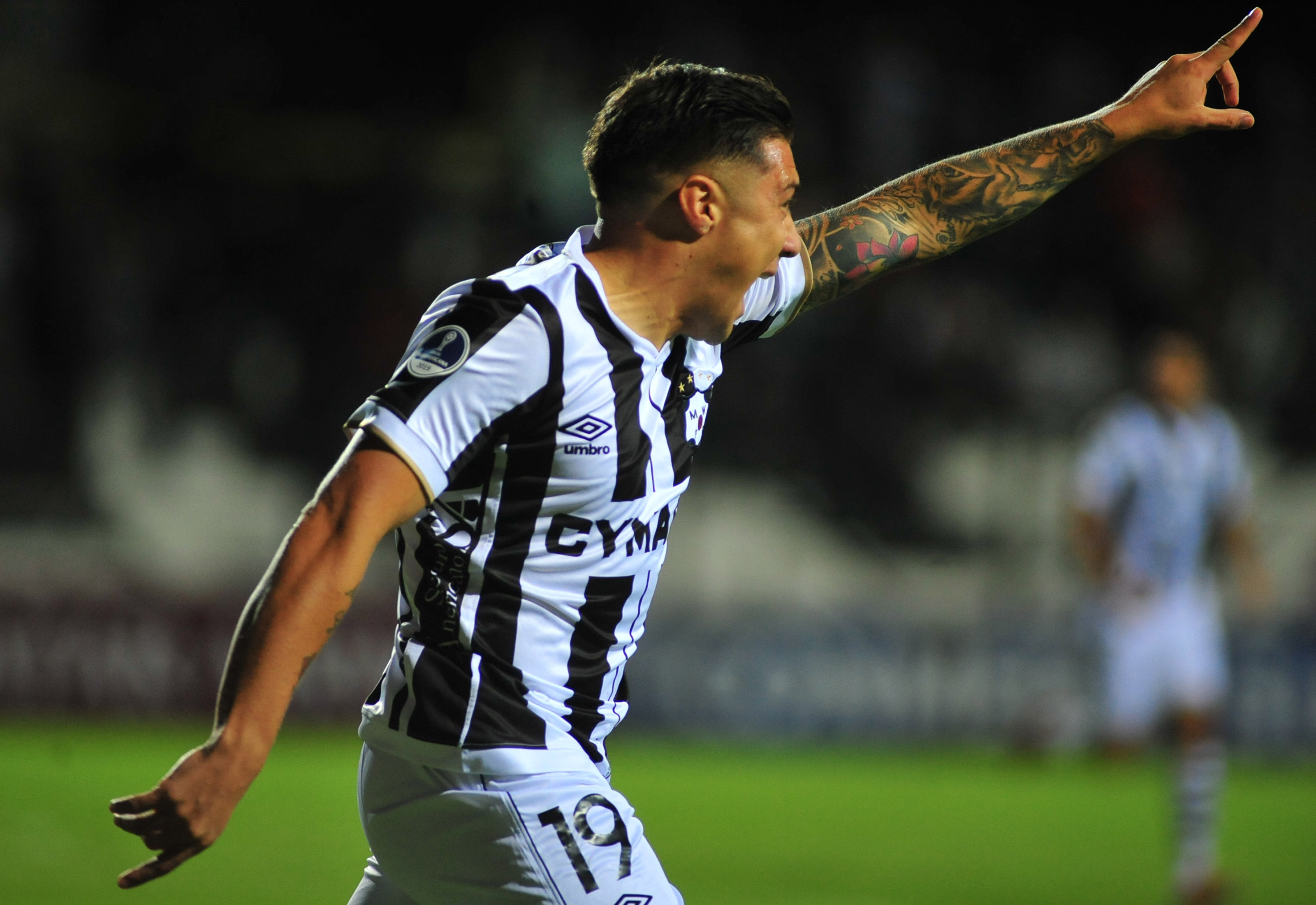 Christian Bravo de Wanderers y Luis Mejía de Nacional fueron citados en ...