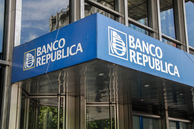 BROU abrió un llamado laboral por más de $ 150.000: mirá los requisitos ...