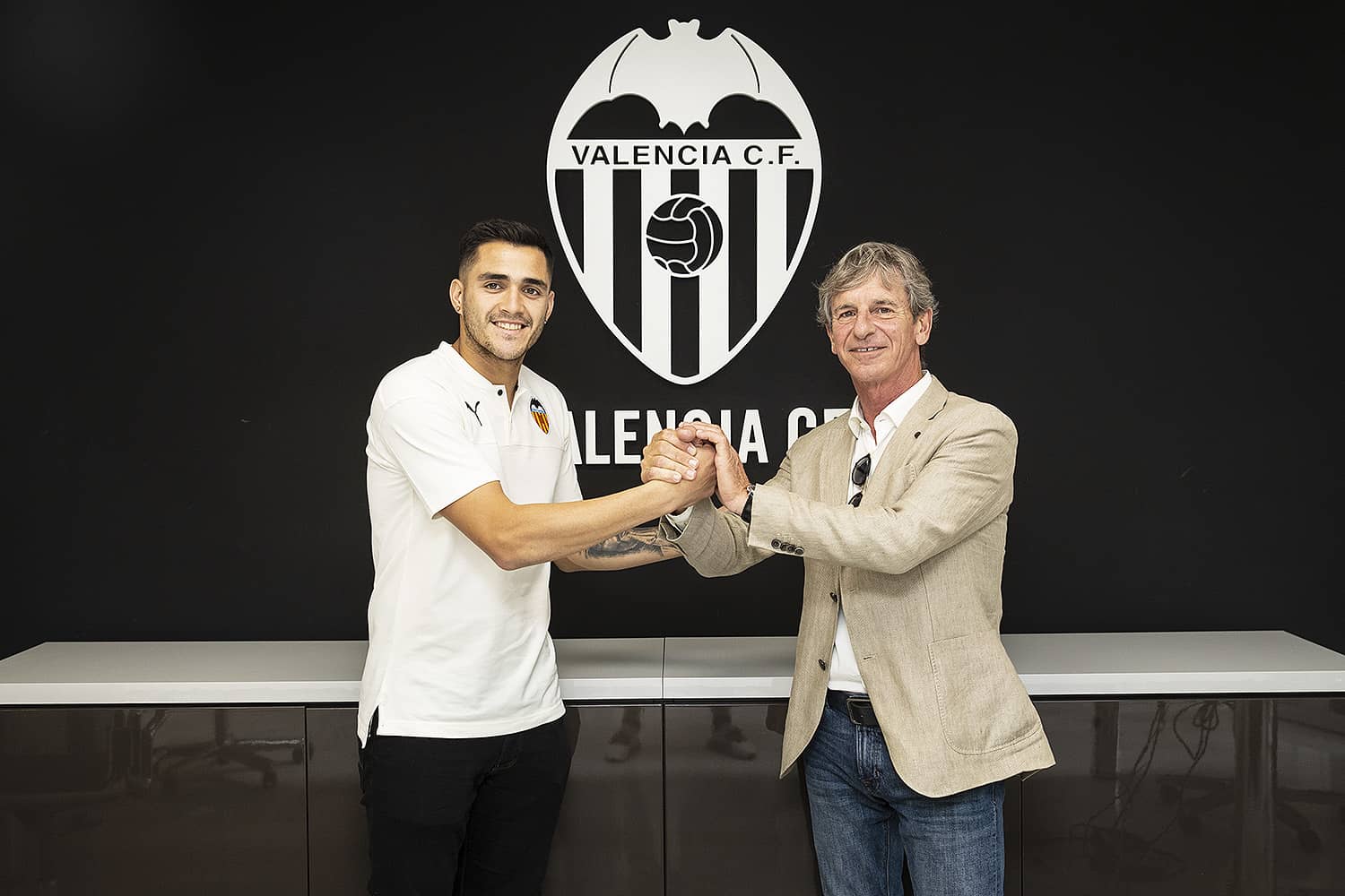 Valencia: Miguel Bossio se encargó de recibir a Maxi Gómez para su ...