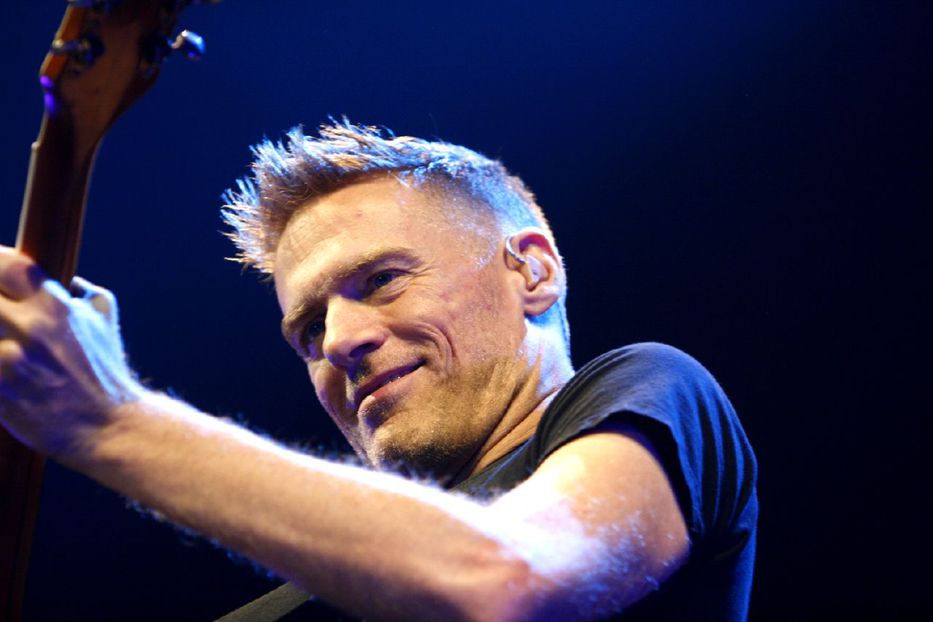 Vuelve el cantante canadiense Bryan Adams a Uruguay