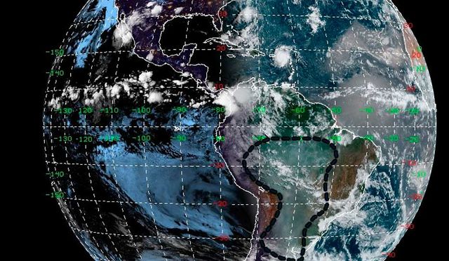 Inumet compartió imagen satelital que muestra el desplazamiento de humo ...