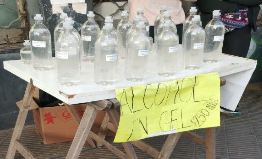 Dos detenidos en Pando por vender alcohol en gel adulterado