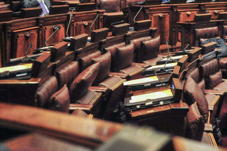 El debate parlamentario se transmite por TNU