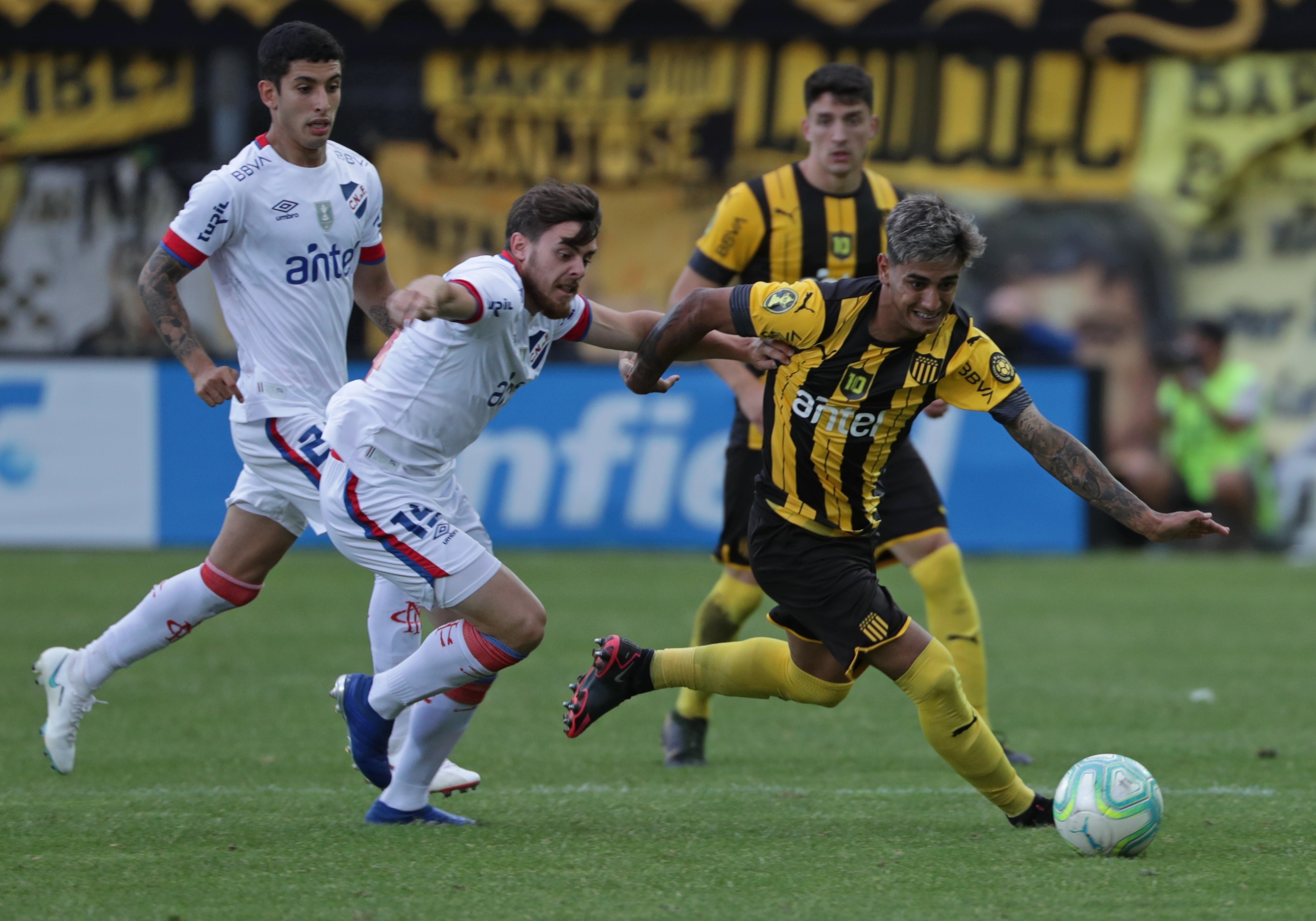 Peñarol: Facundo Torres fue el mejor de todos y Nahuelpán se metió en ...