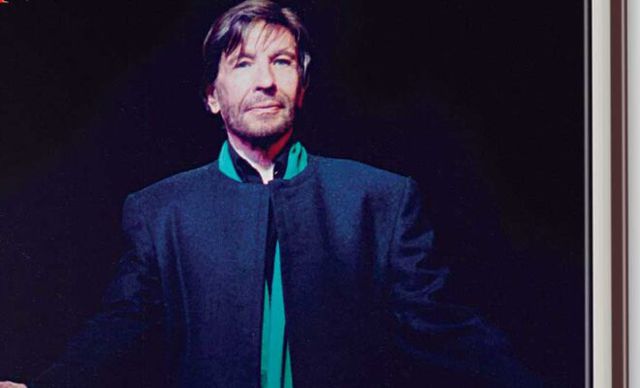 El actor Juan Jones presentó su libro “Trasmutaciones”