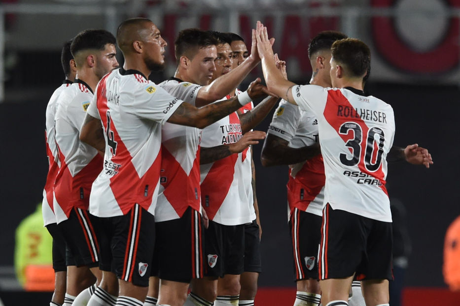 Argentina: River Plate goleó 5-0 con cuatro goles de Julián Álvarez y ...
