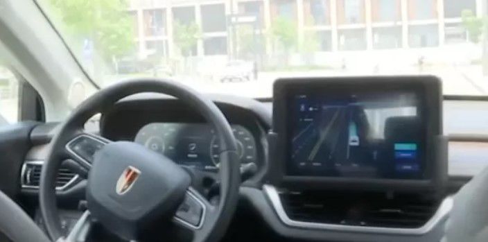 Primeros taxis sin conductor entran en servicio en Pekín