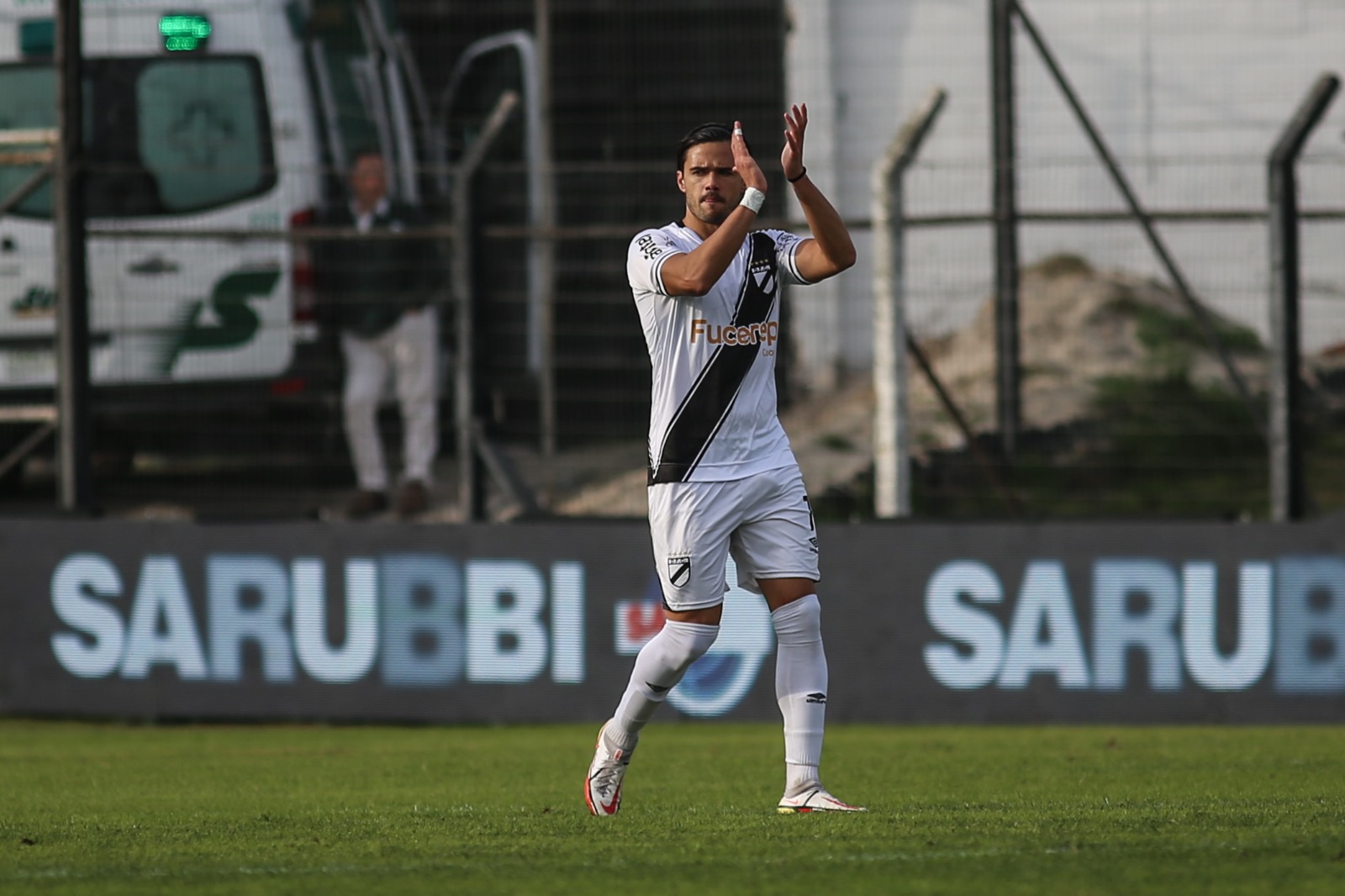 Defensor Sporting confirmó la contratación de Nicolás Rodríguez, su ...