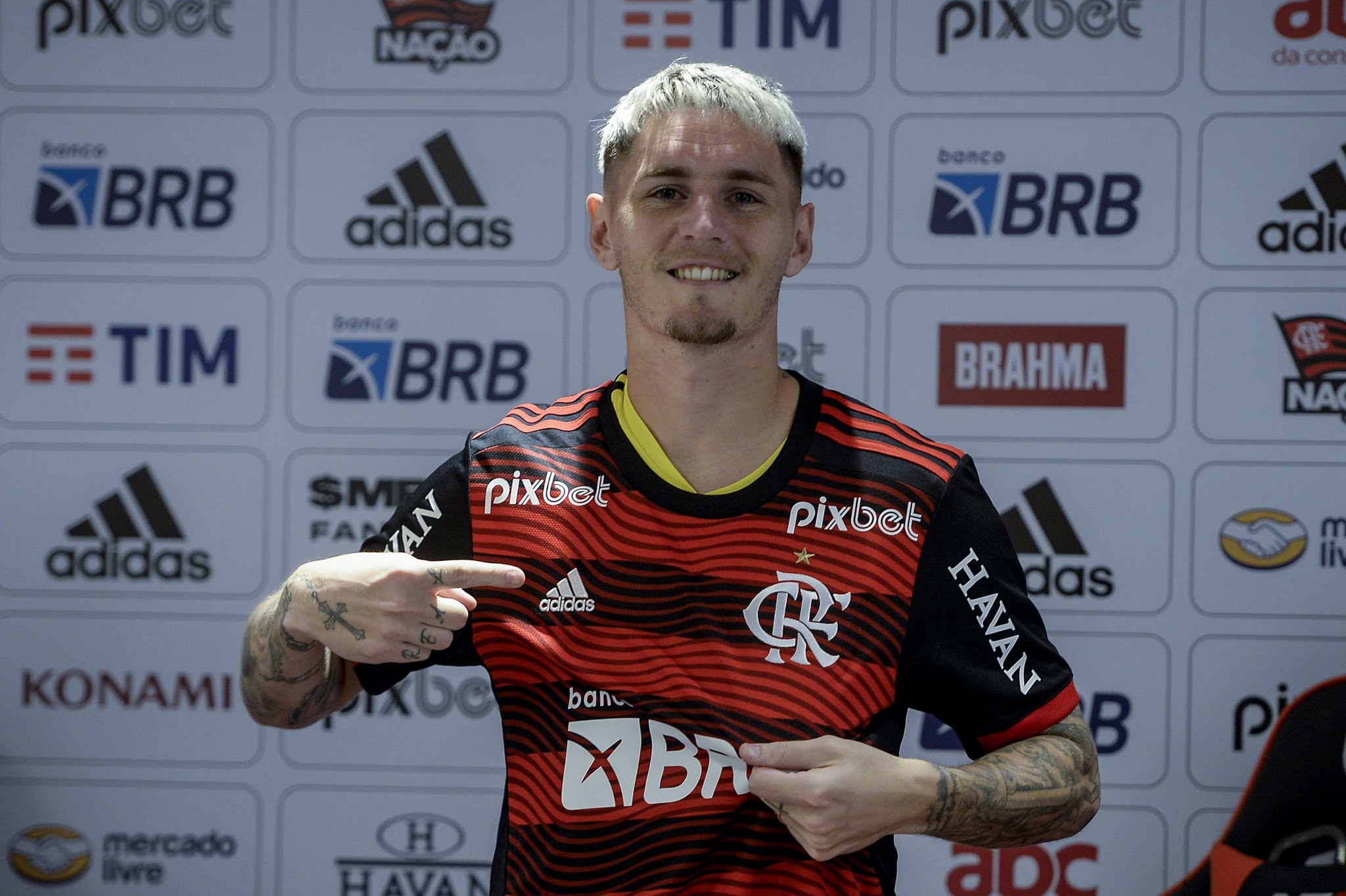 Guillermo Varela: "Es muy difícil decirle que no a Flamengo, estoy ...