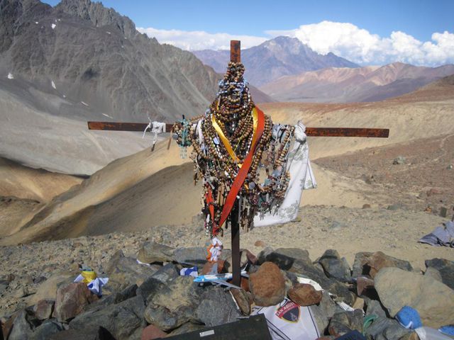 Turismo, trekking e historia: visita al lugar donde cayó avión de la ...