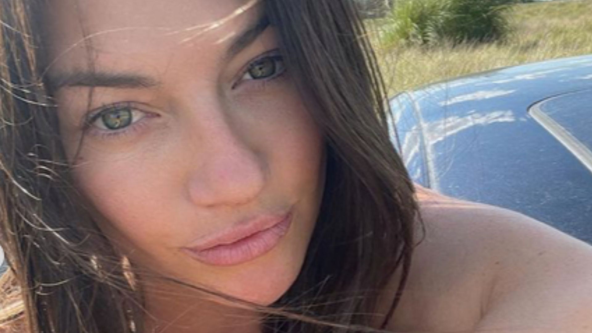 Sofía “Jujuy” Jiménez al natural: topless y en ropa interior rodeada de ...