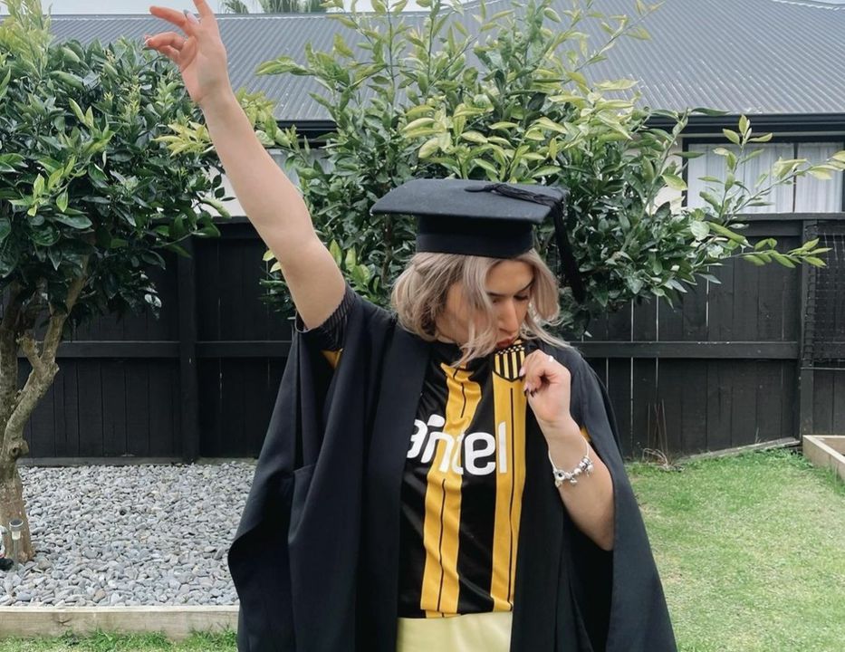 Mikaela, la joven que cerró su discurso de graduación en NZ con un ...