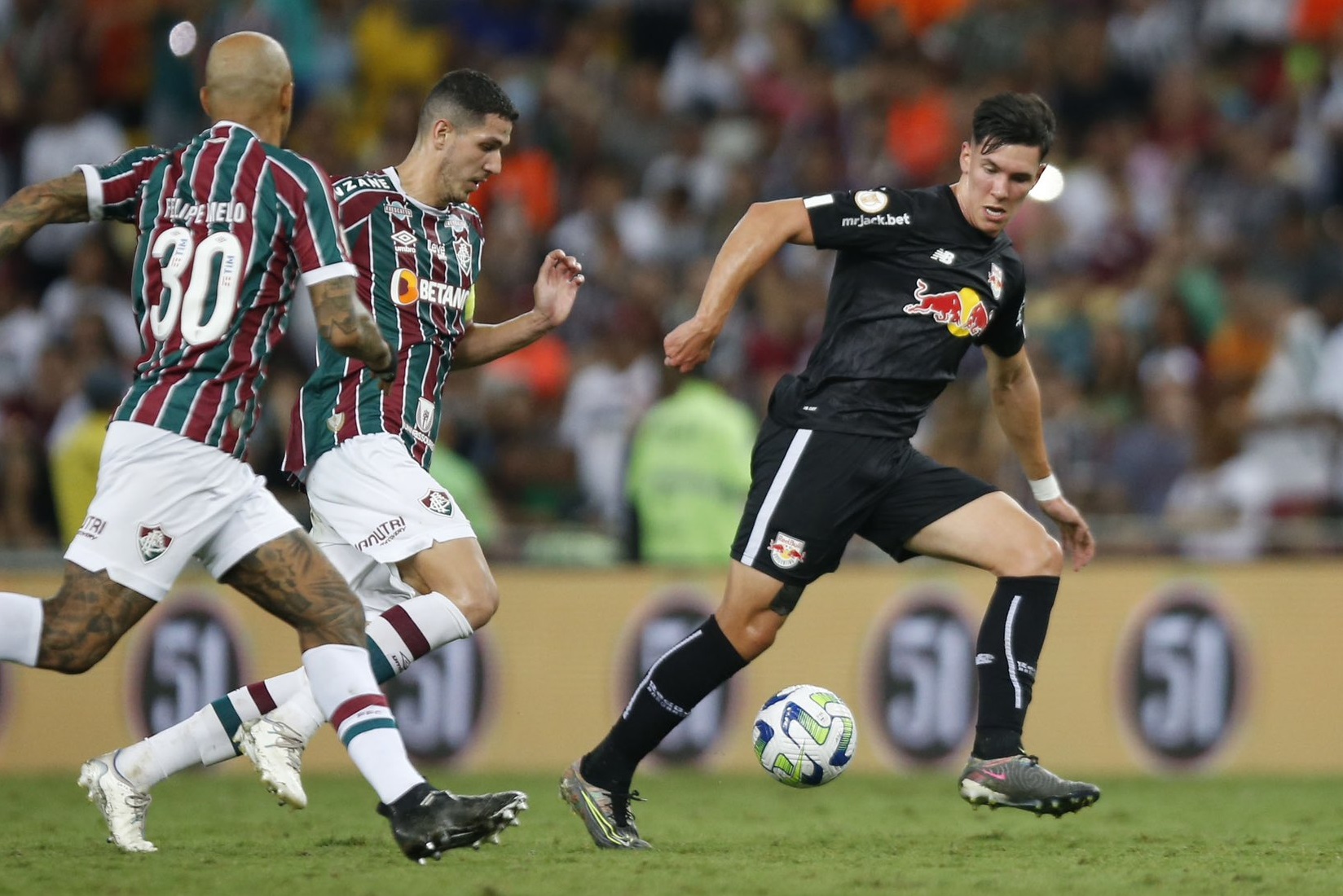 Brasil: Thiago Borbas anotó en la derrota de Bragantino y Gremio venció ...