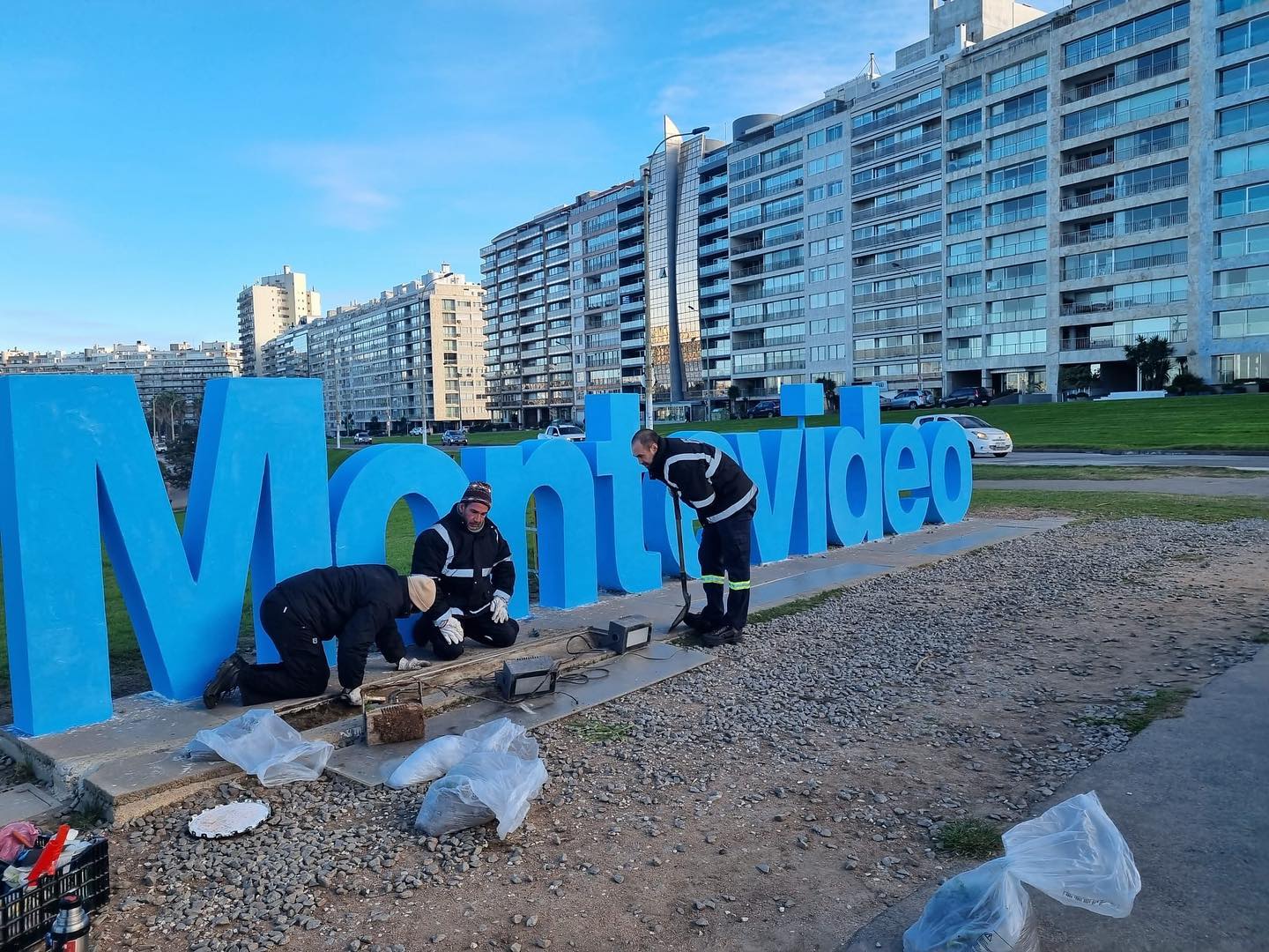 “Hermosa mañana, ¿verdad?”: el mensaje de la IM tras pintar letras de Kibón de celeste