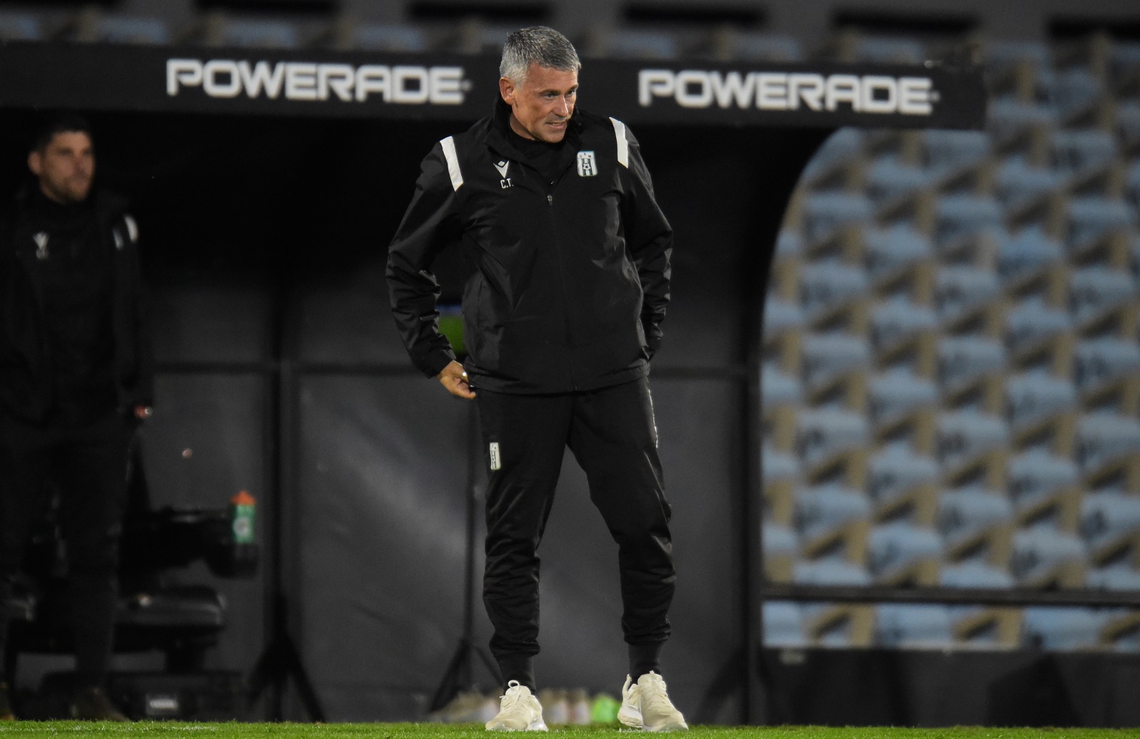 Racing anunció la salida del entrenador Gustavo Fermani y busca su ...