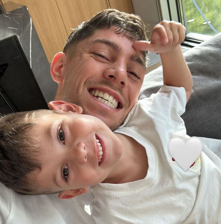 La tierna foto de Federico Valverde junto a uno de sus hijos que ...
