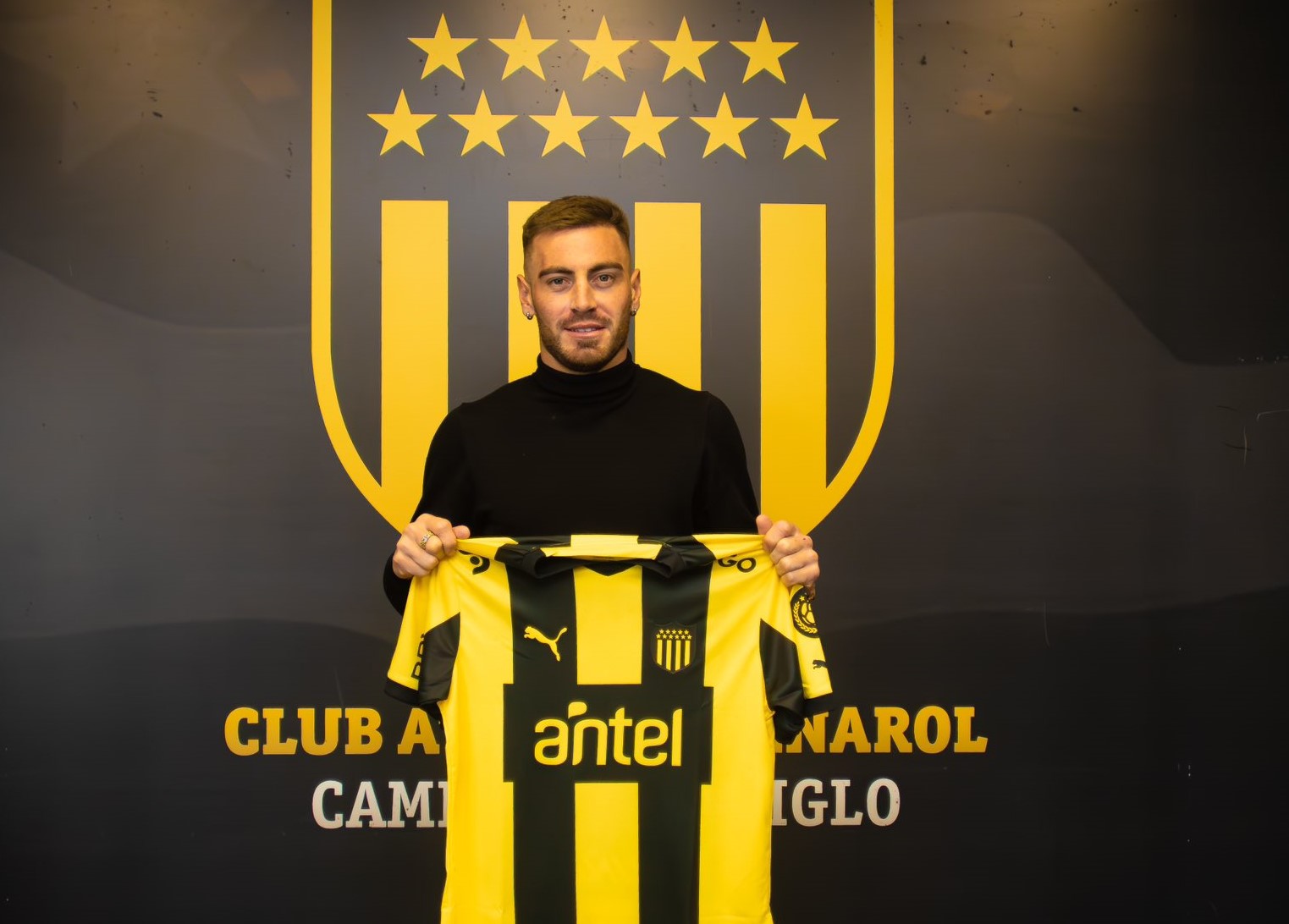 Peñarol presentó a Ángel González con un video repasando grandes ...