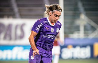 Clausura: Defensor Sporting venció a Fénix 1-0 en el Franzini y lo ...