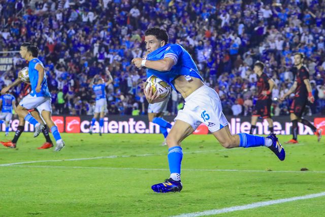 México: Ignacio Rivero convirtió un gol en la derrota de Cruz Azul ante ...